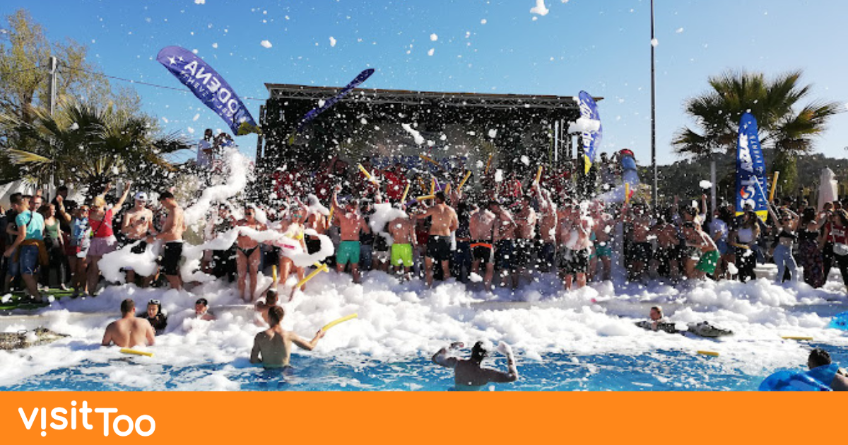 Sanddance pool party